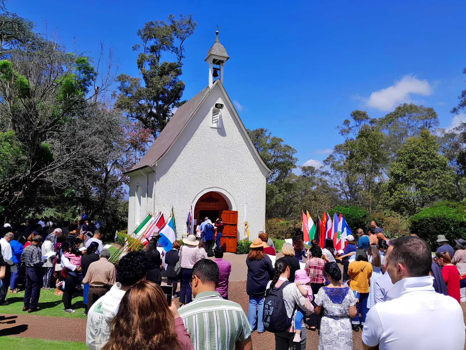 Australia: The Blessed Mother crowned “Victress” again