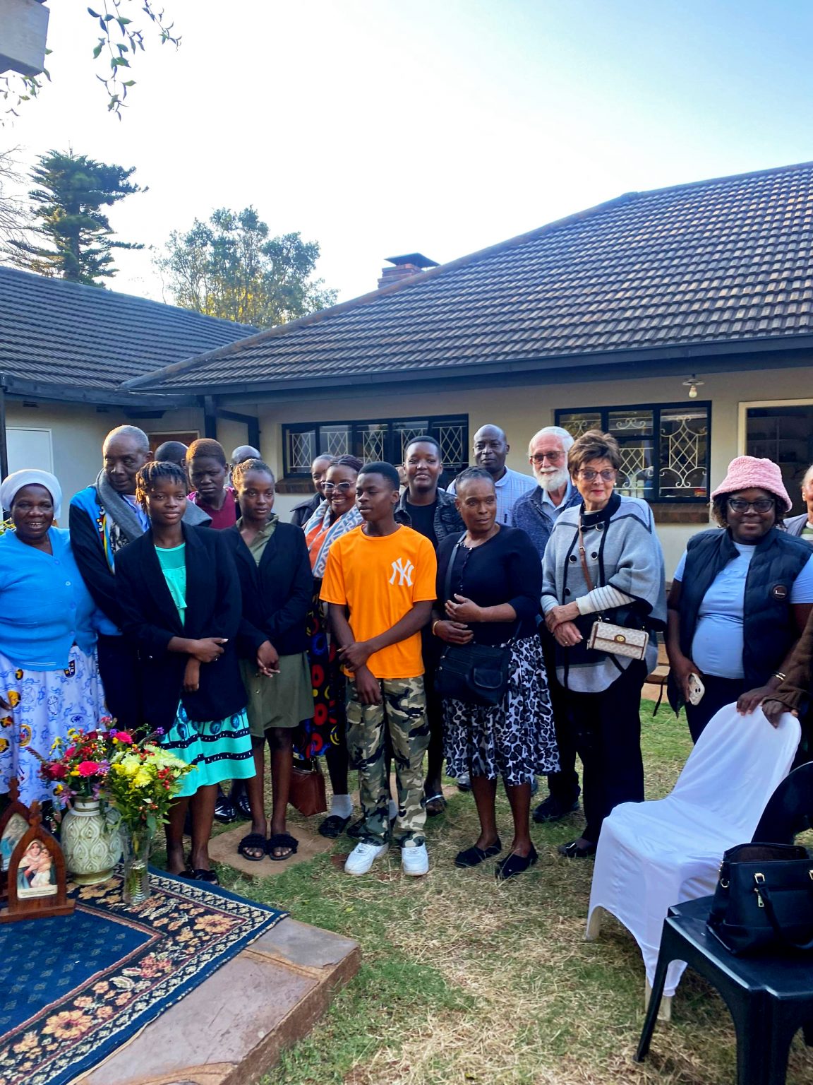 The Schoenstatt Family in Zimbabwe crowns the Blessed Mother as Queen ...