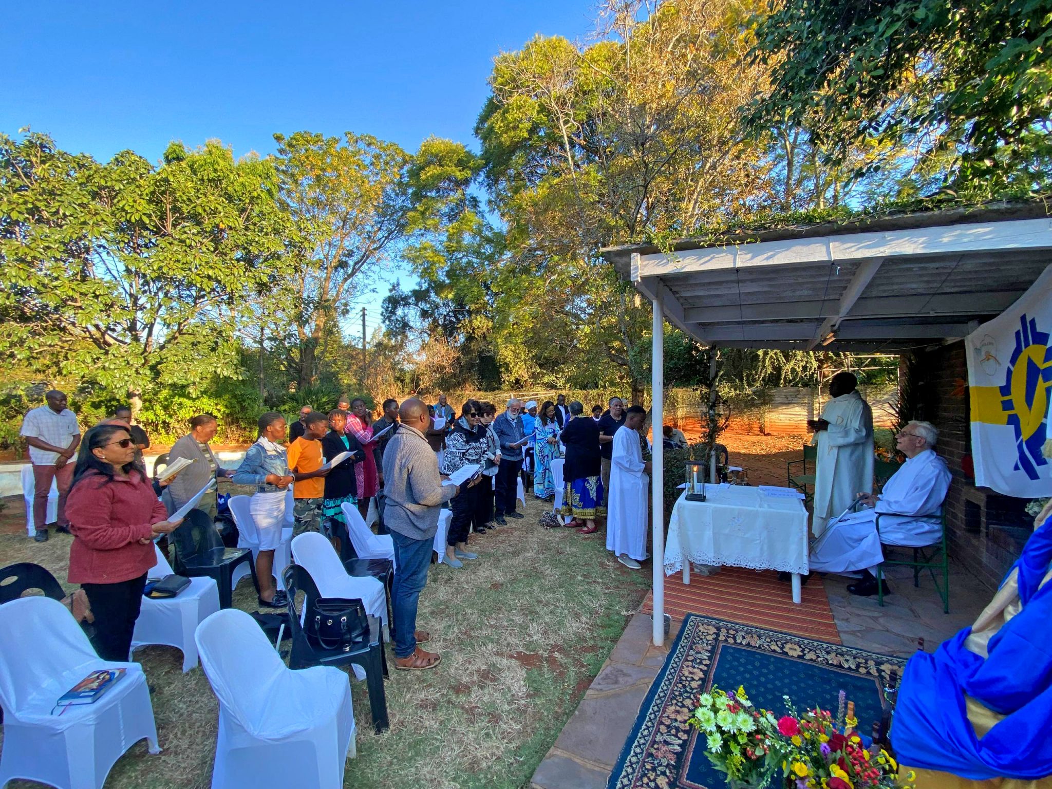 The Schoenstatt Family in Zimbabwe crowns the Blessed Mother as Queen ...